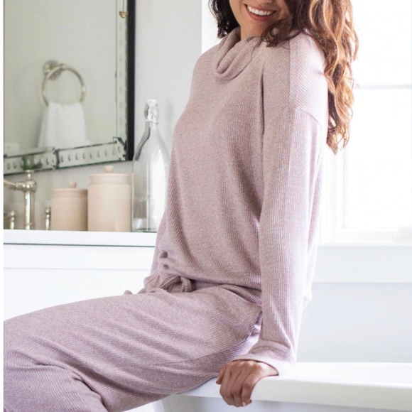 hello mello | Tops | Nwt Hello Mello Cuddle Blend Pink Cowl Neck Top In ...